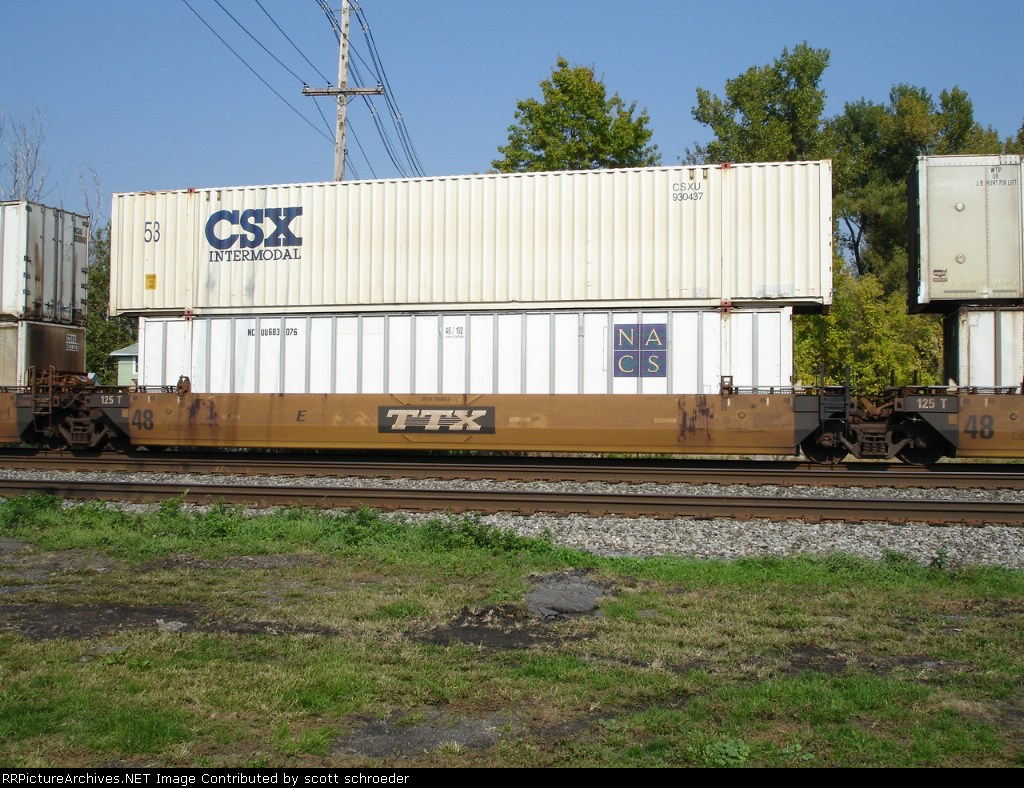 DTTX Double Stackcar 750563E w/NCUP Container 683076 & CSXU Container 930437 EB